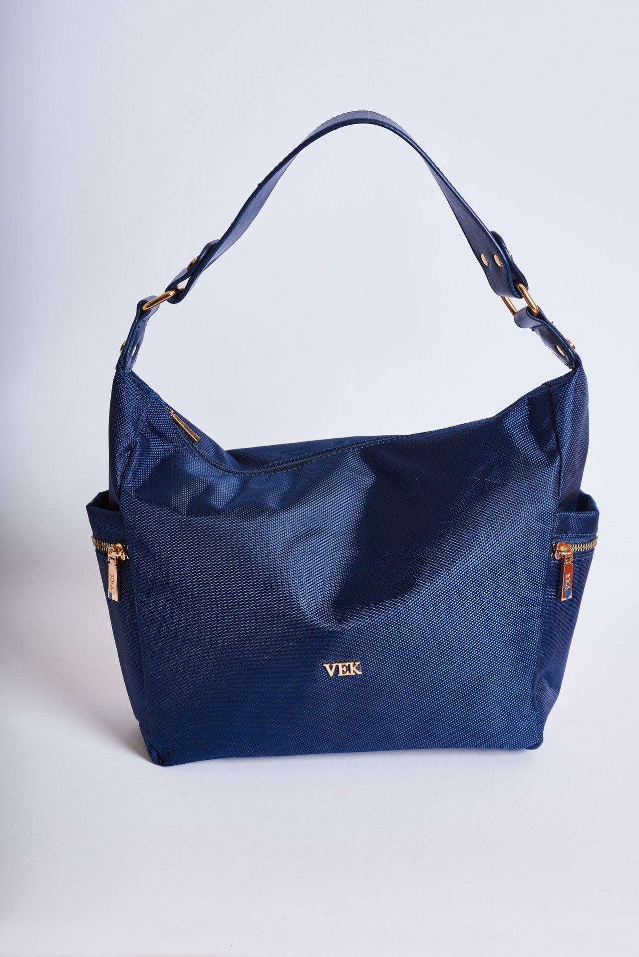 VEK | Diseños modernos que te acompañan en el día a día.